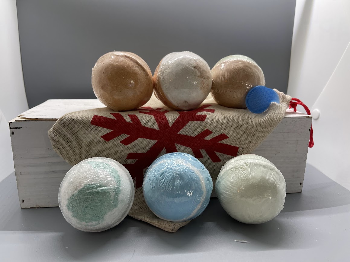 Holiday & Seasonal :: Christmas :: Bag of Holiday Bath Bombs