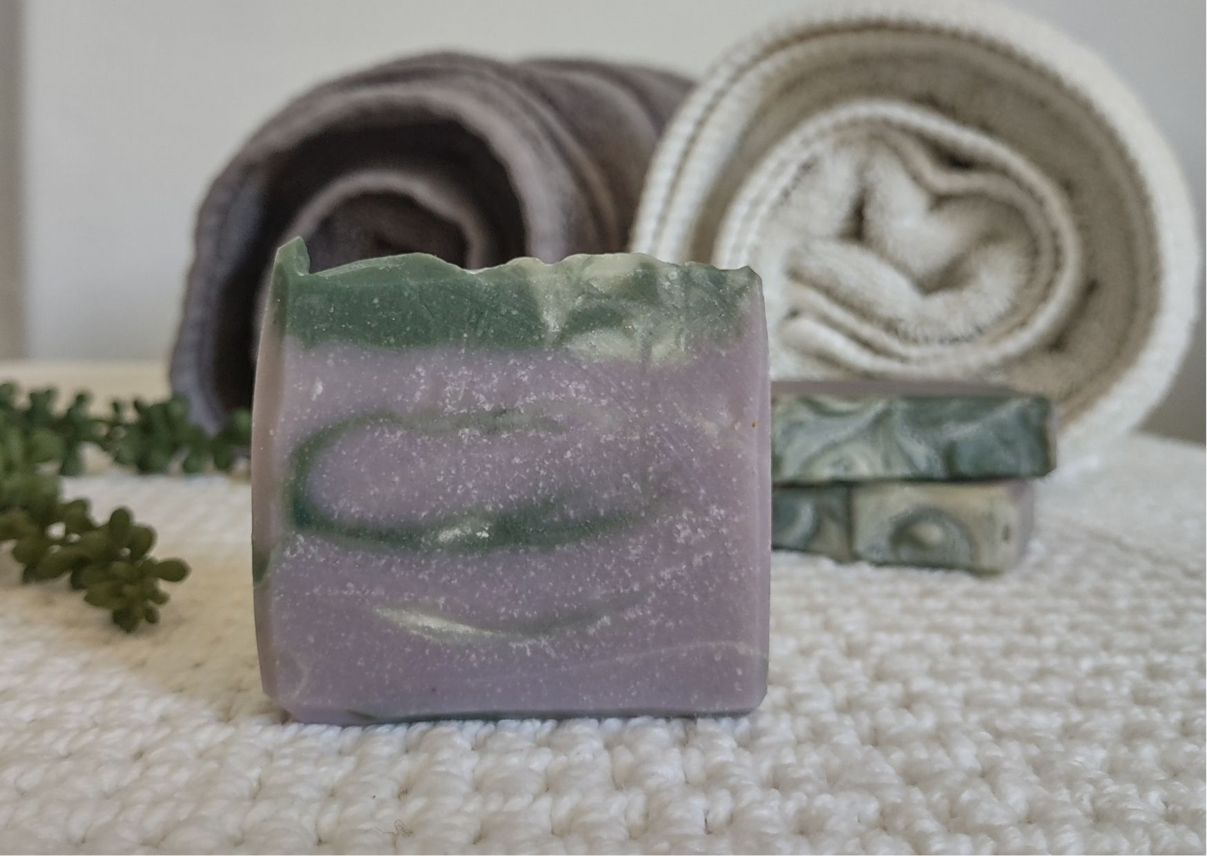 Bath & Beauty :: Soaps & Washes :: Mellow Lavender Mint Cold Process Soap